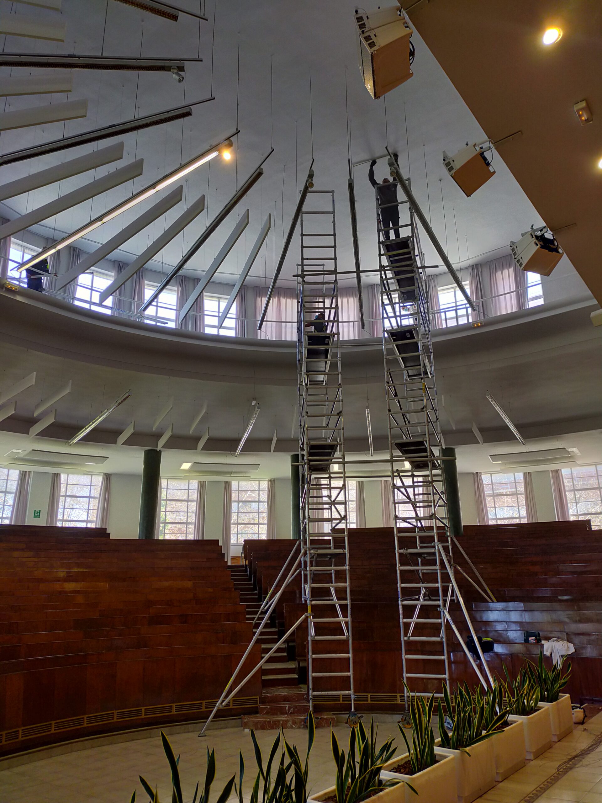 Corrección de un problema de reverberación. - Audiotec